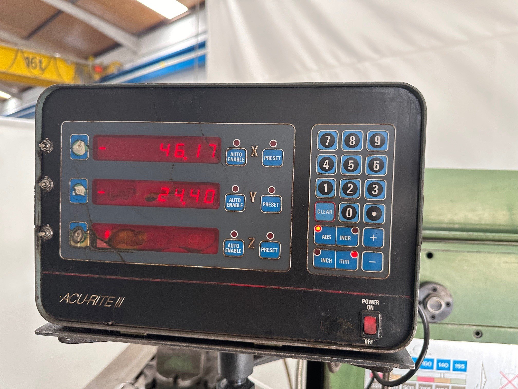 Fresadora universal MRF modelo 145,con visualizador de cotas ...