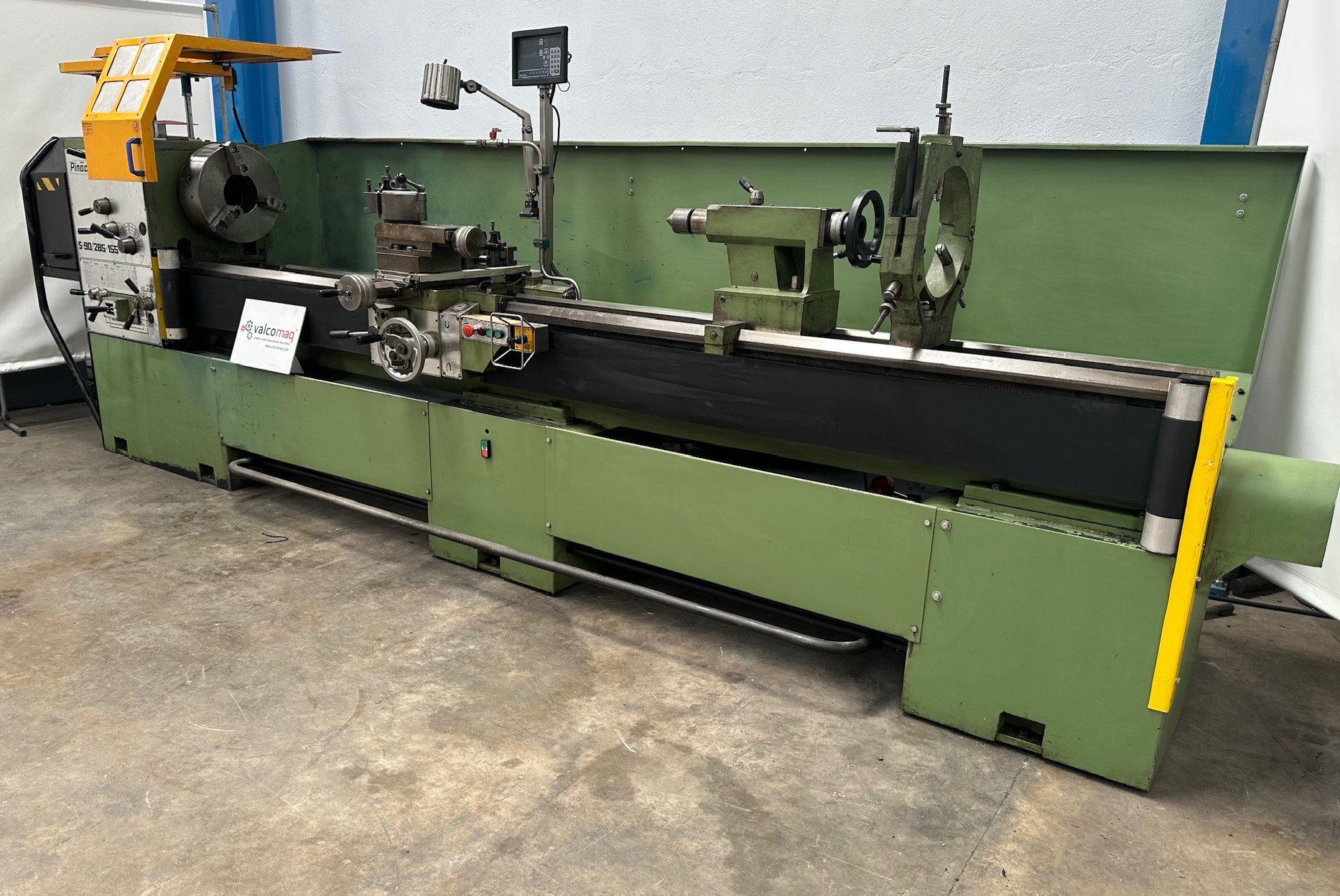 Torno PINACHO S90/285-155 con 3.100 mm entre puntos, caña 155 mm, platos delantero y trasero ...