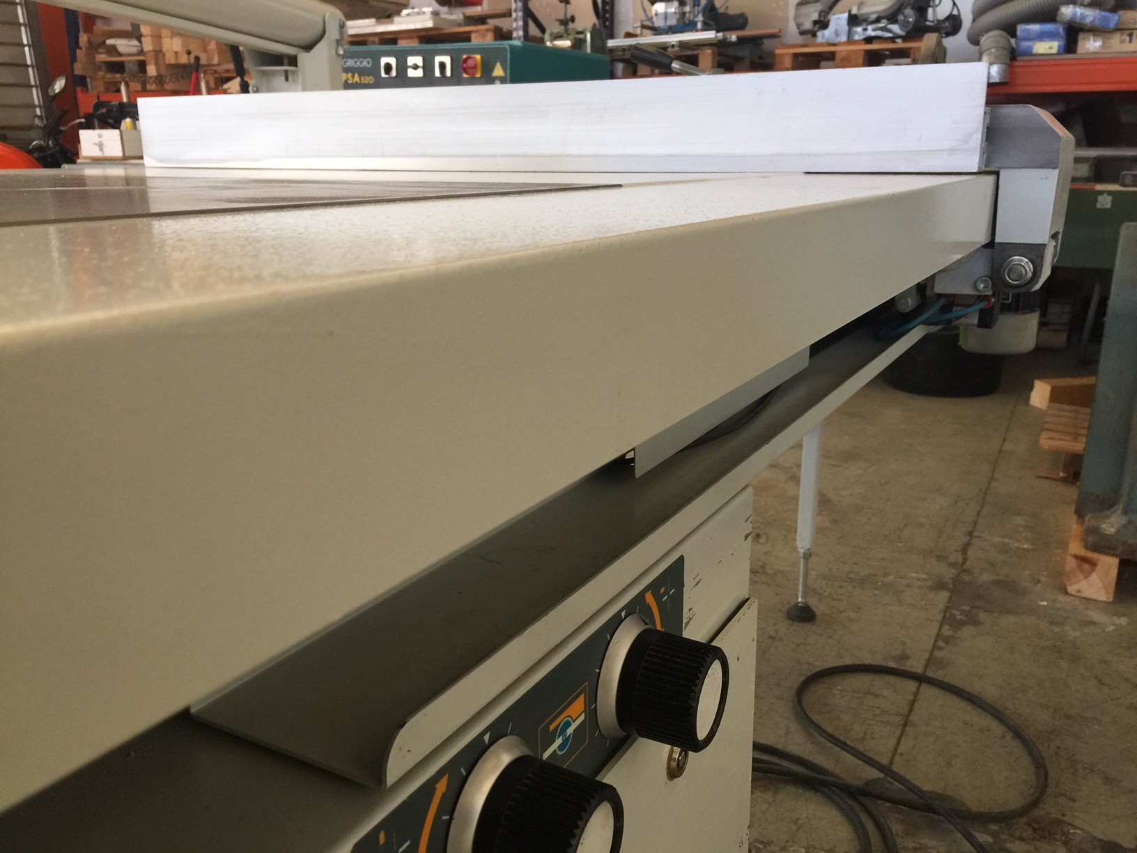 GRIGGIO SC3200 E :: Escuadradoras :: AJ MAQUINARIA: comercialización de ...