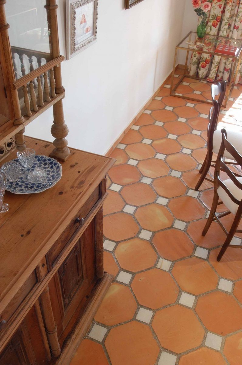 Interiores :: ALTERET CERÁMICAS | Barro cocido | Azulejo artesanal ...