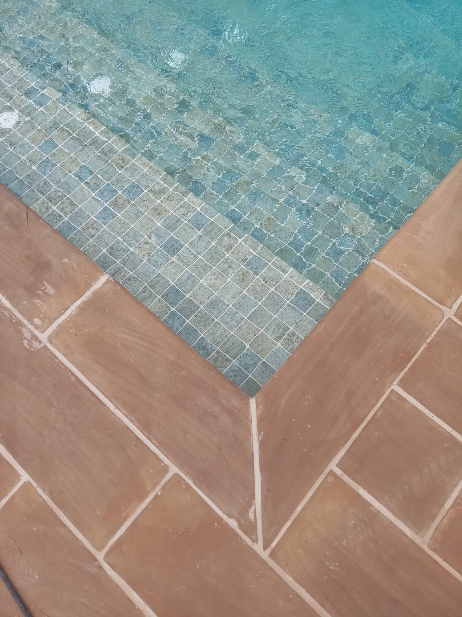 Grey Terracotta pool :: ALTERET CERÁMICAS | Handmade Terracotta ...