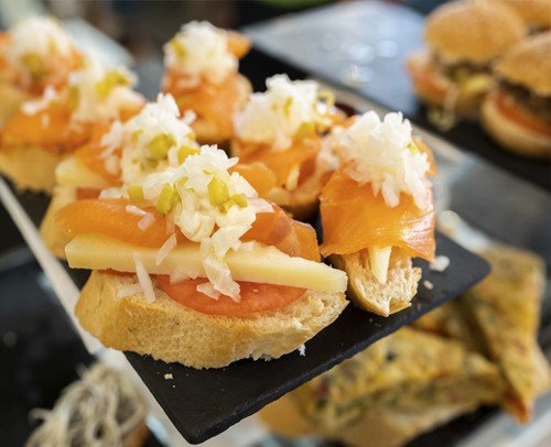 La tradición de la cocina vasca en un ambiente mediterráneo ...