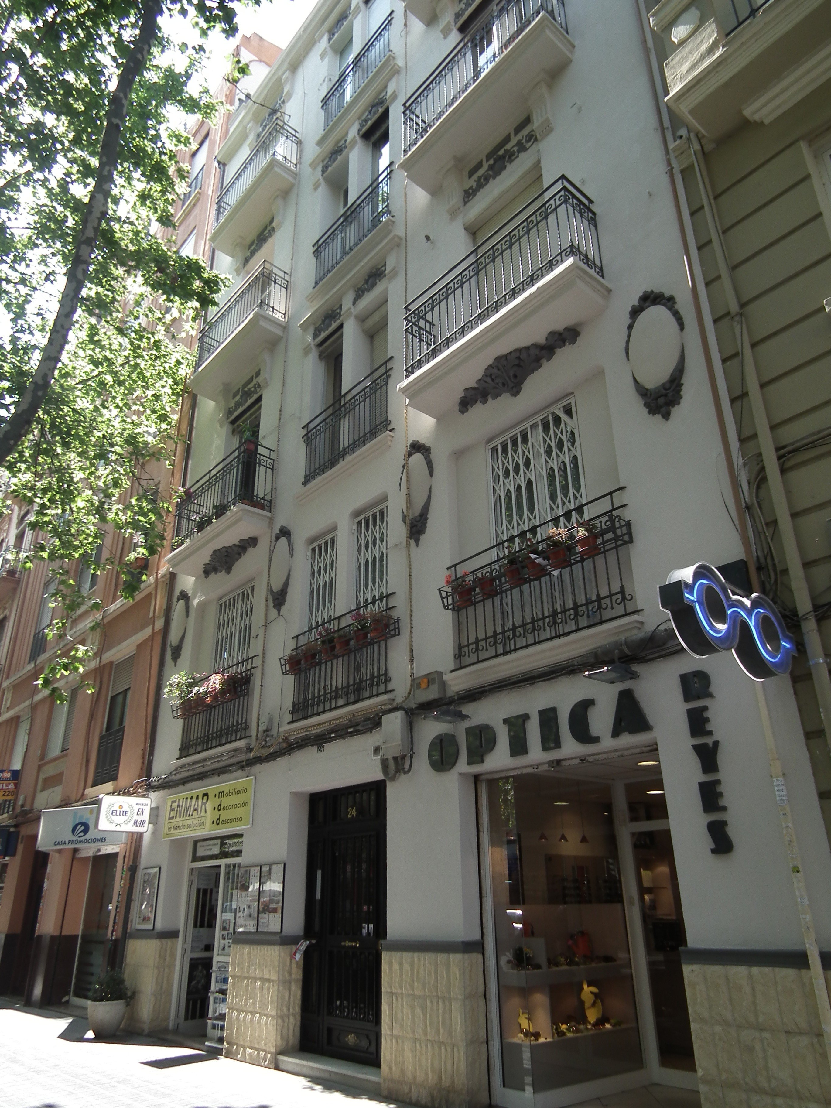 Conservación fachada y accesibilidad Micer Mascó